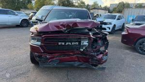 Red Dodge RAM 2019 in Ukmerge, with an engine capacity of 5.65 L and mileage of 138 thousand km for 15999 €, photo 7 on AUTOMOTO.COM.LV