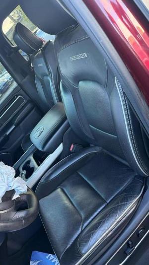Red Dodge RAM 2019 in Ukmerge, with an engine capacity of 5.65 L and mileage of 138 thousand km for 15999 €, photo 13 on AUTOMOTO.COM.LV