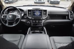 Red Dodge RAM 2020 in Riga, with an engine capacity of 3.00 L and mileage of 156 thousand km for 31900 €, photo 5 on AUTOMOTO.COM.LV