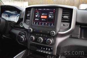 Red Dodge RAM 2020 in Riga, with an engine capacity of 3.00 L and mileage of 156 thousand km for 31900 €, photo 7 on AUTOMOTO.COM.LV