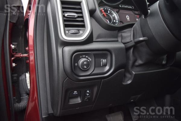 Red Dodge RAM 2020 in Riga, with an engine capacity of 3.00 L and mileage of 156 thousand km for 31900 €, photo 10 on AUTOMOTO.COM.LV
