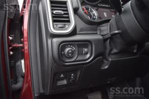 Red Dodge RAM 2020 in Riga, with an engine capacity of 3.00 L and mileage of 156 thousand km for 31900 €, photo 11 on AUTOMOTO.COM.LV