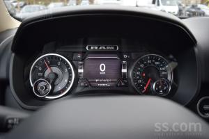 Red Dodge RAM 2020 in Riga, with an engine capacity of 3.00 L and mileage of 156 thousand km for 31900 €, photo 13 on AUTOMOTO.COM.LV