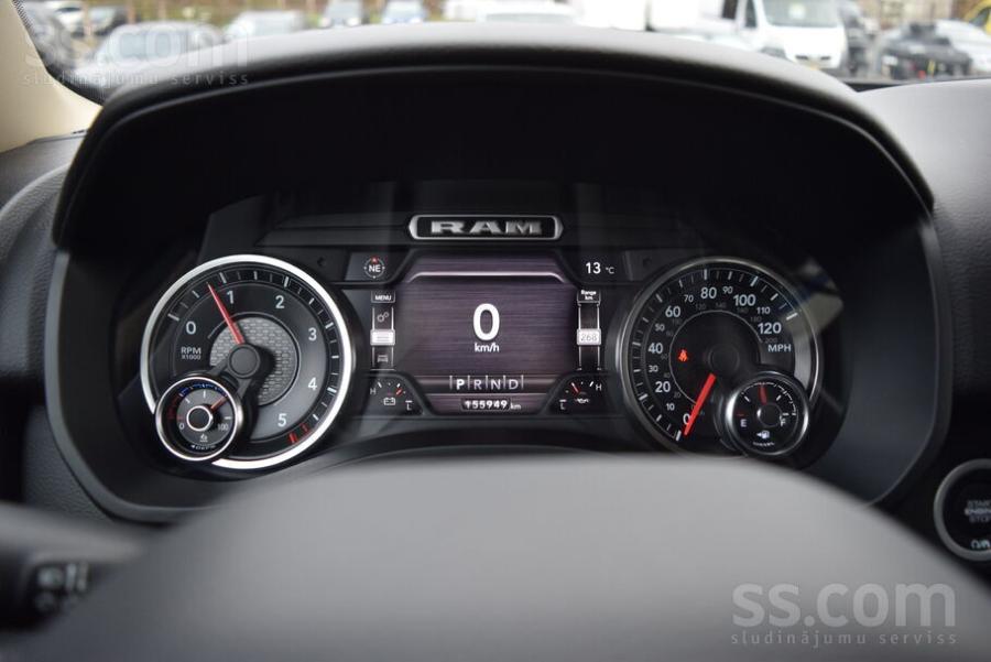 Red Dodge RAM 2020 in Riga, with an engine capacity of 3.00 L and mileage of 156 thousand km for 31900 €, photo 13 on AUTOMOTO.COM.LV
