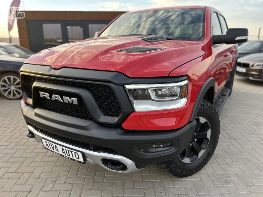 Red Dodge RAM 2020 in Kaunas, with an engine capacity of 5.70 L and mileage of 128 thousand km for 38000 €, photo 8 on AUTOMOTO.COM.LV