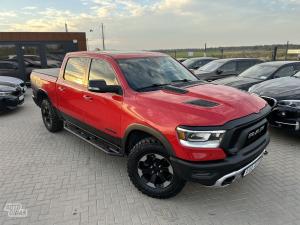 Red Dodge RAM 2020 in Kaunas, with an engine capacity of 5.70 L and mileage of 128 thousand km for 38000 €, photo 10 on AUTOMOTO.COM.LV