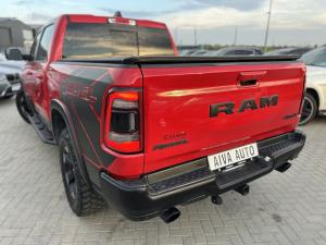 Red Dodge RAM 2020 in Kaunas, with an engine capacity of 5.70 L and mileage of 128 thousand km for 38000 €, photo 19 on AUTOMOTO.COM.LV