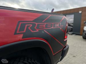 Red Dodge RAM 2020 in Kaunas, with an engine capacity of 5.70 L and mileage of 128 thousand km for 38000 €, photo 20 on AUTOMOTO.COM.LV