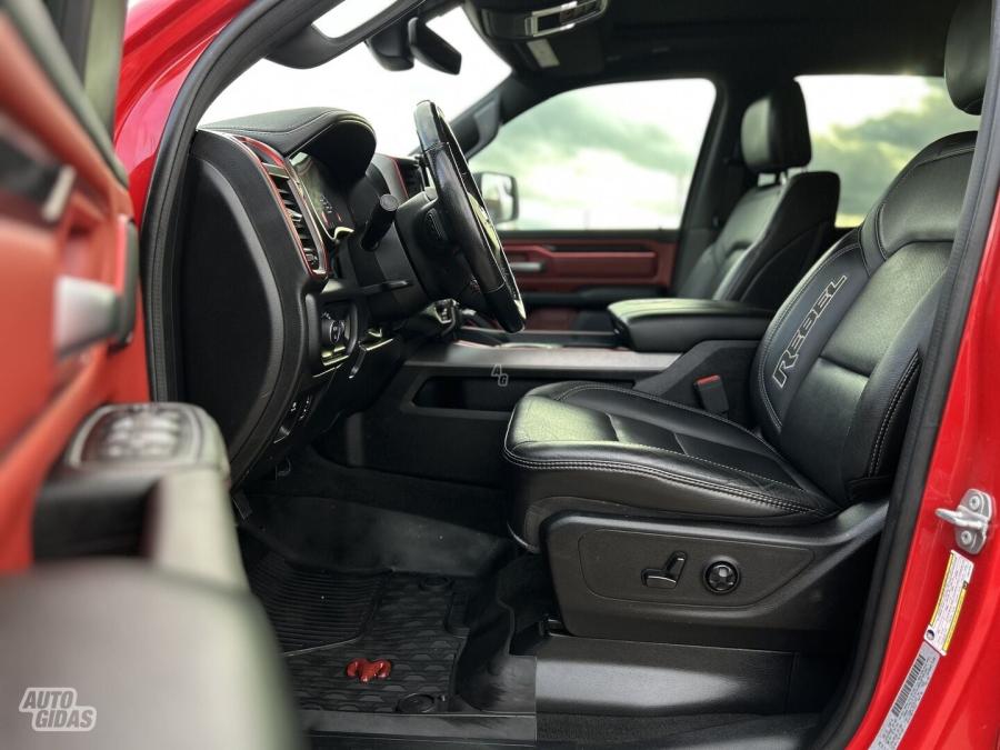 Red Dodge RAM 2020 in Kaunas, with an engine capacity of 5.70 L and mileage of 128 thousand km for 38000 €, photo 23 on AUTOMOTO.COM.LV