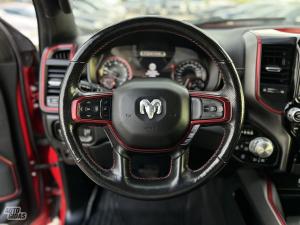 Red Dodge RAM 2020 in Kaunas, with an engine capacity of 5.70 L and mileage of 128 thousand km for 38000 €, photo 33 on AUTOMOTO.COM.LV