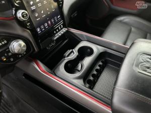 Red Dodge RAM 2020 in Kaunas, with an engine capacity of 5.70 L and mileage of 128 thousand km for 38000 €, photo 35 on AUTOMOTO.COM.LV