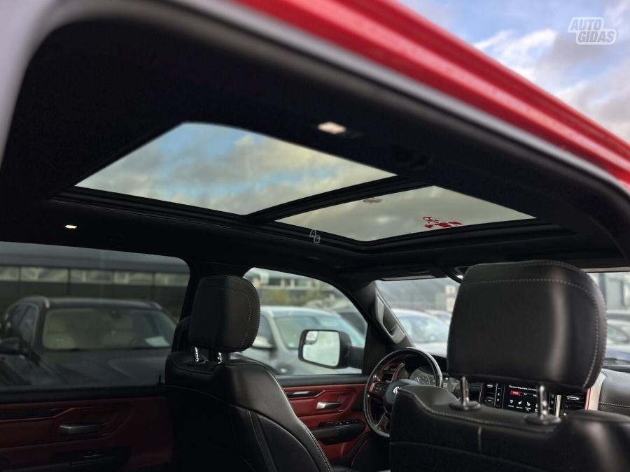 Red Dodge RAM 2020 in Kaunas, with an engine capacity of 5.70 L and mileage of 128 thousand km for 38000 €, photo 44 on AUTOMOTO.COM.LV
