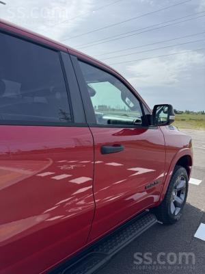 Sarkans Dodge RAM 2022 Liepāja, ar dzinēja tilpumu 5.70 L un nobraukumu 41 tūkst. km par 38000 €, foto 8 vietnē AUTOMOTO.COM.LV