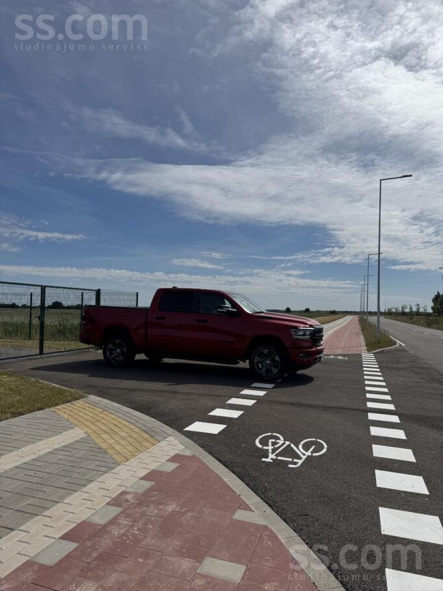 Sarkans Dodge RAM 2022 Liepāja, ar dzinēja tilpumu 5.70 L un nobraukumu 41 tūkst. km par 38000 €, foto 11 vietnē AUTOMOTO.COM.LV