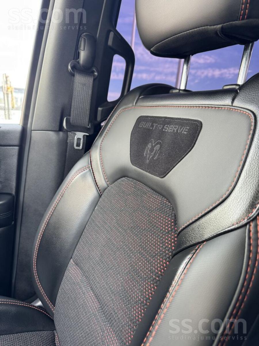 Sarkans Dodge RAM 2022 Liepāja, ar dzinēja tilpumu 5.70 L un nobraukumu 41 tūkst. km par 38000 €, foto 15 vietnē AUTOMOTO.COM.LV