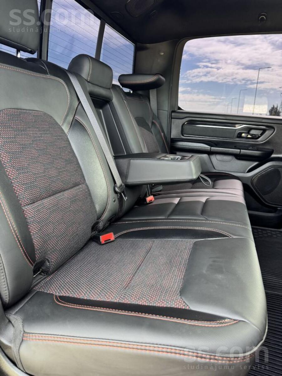 Sarkans Dodge RAM 2022 Liepāja, ar dzinēja tilpumu 5.70 L un nobraukumu 41 tūkst. km par 38000 €, foto 20 vietnē AUTOMOTO.COM.LV