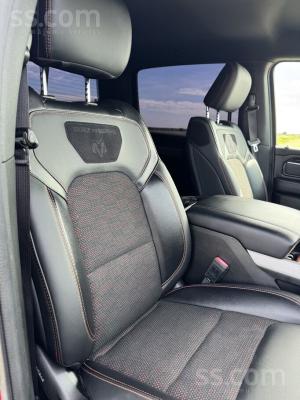 Sarkans Dodge RAM 2022 Liepāja, ar dzinēja tilpumu 5.70 L un nobraukumu 41 tūkst. km par 38000 €, foto 21 vietnē AUTOMOTO.COM.LV