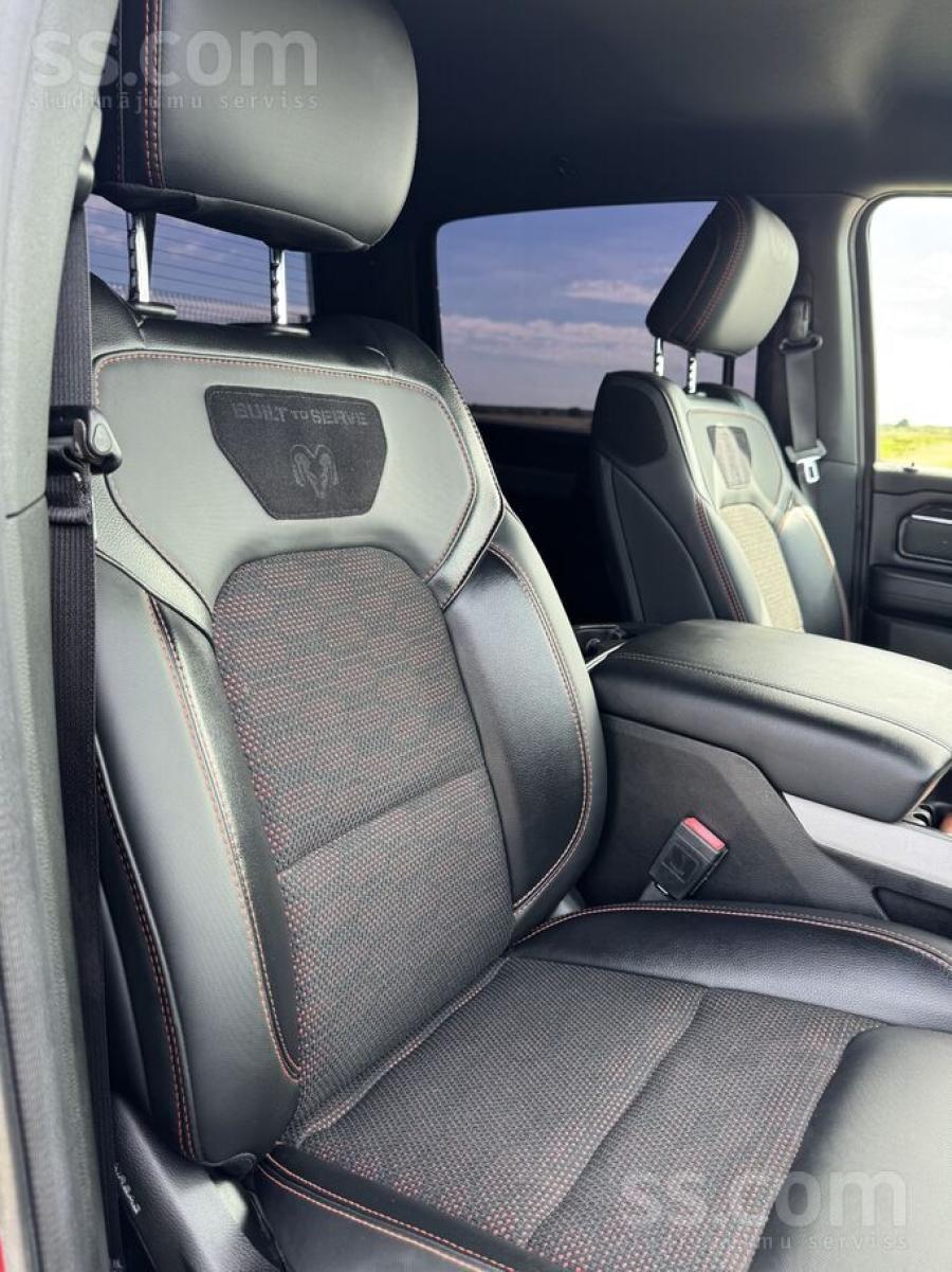 Sarkans Dodge RAM 2022 Liepāja, ar dzinēja tilpumu 5.70 L un nobraukumu 41 tūkst. km par 38000 €, foto 21 vietnē AUTOMOTO.COM.LV