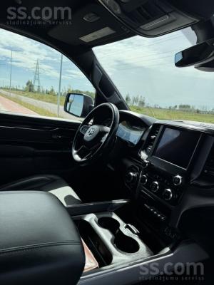 Sarkans Dodge RAM 2022 Liepāja, ar dzinēja tilpumu 5.70 L un nobraukumu 41 tūkst. km par 38000 €, foto 22 vietnē AUTOMOTO.COM.LV