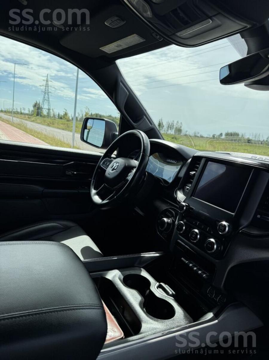 Sarkans Dodge RAM 2022 Liepāja, ar dzinēja tilpumu 5.70 L un nobraukumu 41 tūkst. km par 38000 €, foto 22 vietnē AUTOMOTO.COM.LV