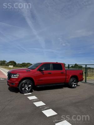 Sarkans Dodge RAM 2022 Liepāja, ar dzinēja tilpumu 5.70 L un nobraukumu 41 tūkst. km par 38000 €, foto 23 vietnē AUTOMOTO.COM.LV
