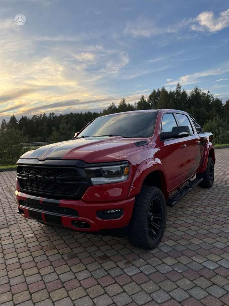Sarkans Dodge RAM 2022 Plungė, ar dzinēja tilpumu 5.70 L un nobraukumu 73 tūkst. km par 41140 €, foto 4 vietnē AUTOMOTO.COM.LV
