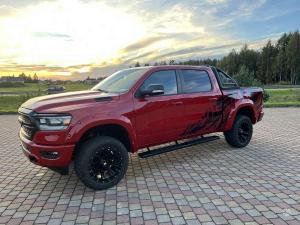 Sarkans Dodge RAM 2022 Plungė, ar dzinēja tilpumu 5.70 L un nobraukumu 73 tūkst. km par 41140 €, foto 5 vietnē AUTOMOTO.COM.LV