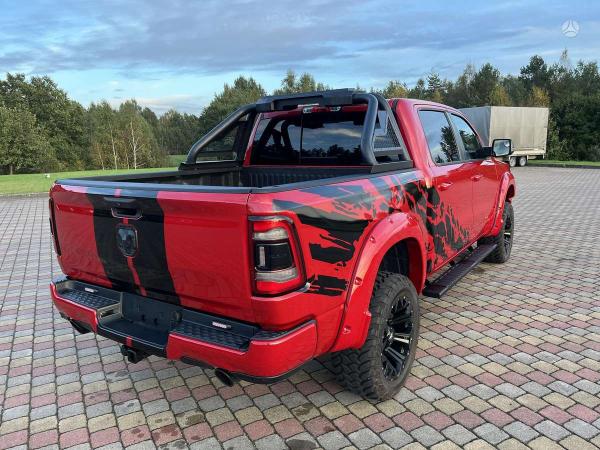 Sarkans Dodge RAM 2022 Plungė, ar dzinēja tilpumu 5.70 L un nobraukumu 73 tūkst. km par 41140 €, foto 9 vietnē AUTOMOTO.COM.LV