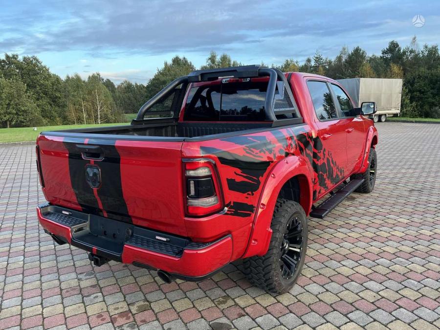 Sarkans Dodge RAM 2022 Plungė, ar dzinēja tilpumu 5.70 L un nobraukumu 73 tūkst. km par 41140 €, foto 9 vietnē AUTOMOTO.COM.LV