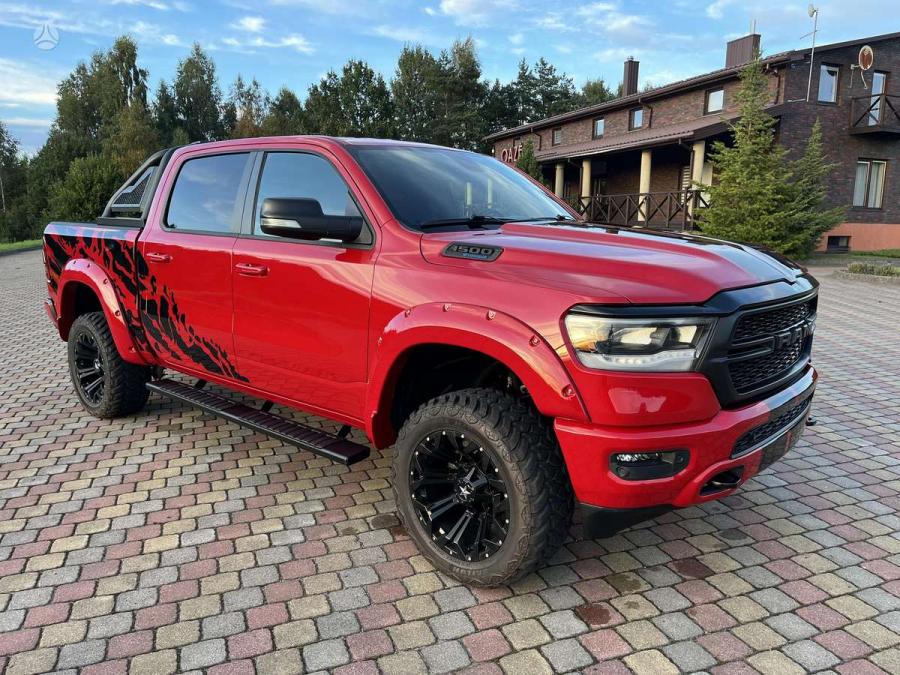 Sarkans Dodge RAM 2022 Plungė, ar dzinēja tilpumu 5.70 L un nobraukumu 73 tūkst. km par 41140 €, foto 11 vietnē AUTOMOTO.COM.LV
