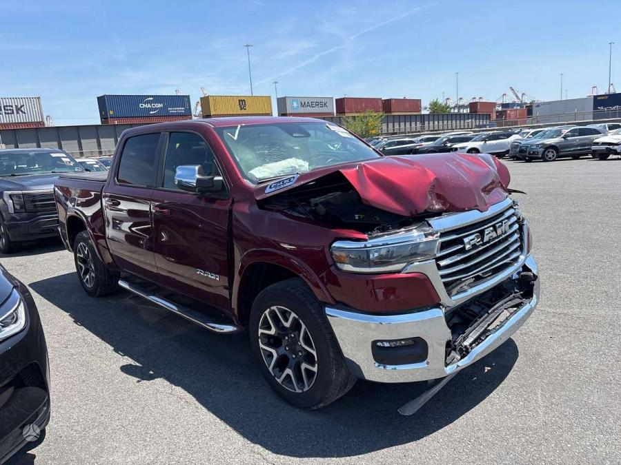 Sarkans Dodge RAM 2025 Ukmergė, ar dzinēja tilpumu 3.00 L un nobraukumu 17 tūkst. km par 29999 €, foto 1 vietnē AUTOMOTO.COM.LV