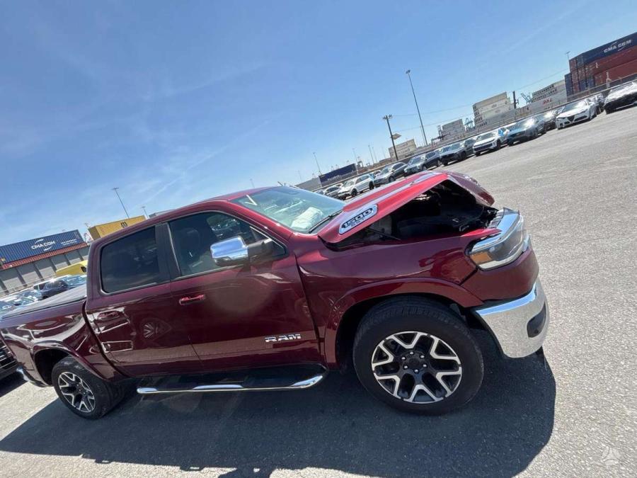 Sarkans Dodge RAM 2025 Ukmergė, ar dzinēja tilpumu 3.00 L un nobraukumu 17 tūkst. km par 29999 €, foto 3 vietnē AUTOMOTO.COM.LV