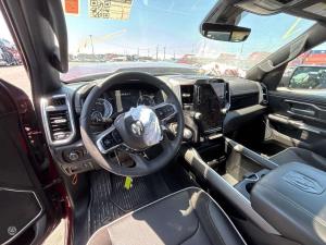Sarkans Dodge RAM 2025 Ukmergė, ar dzinēja tilpumu 3.00 L un nobraukumu 17 tūkst. km par 29999 €, foto 24 vietnē AUTOMOTO.COM.LV