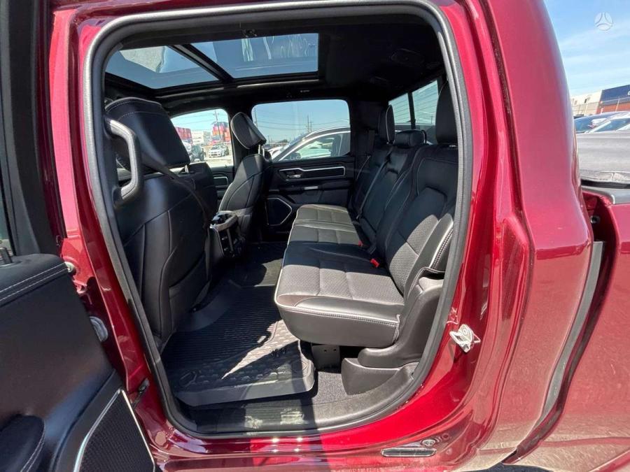 Sarkans Dodge RAM 2025 Ukmergė, ar dzinēja tilpumu 3.00 L un nobraukumu 17 tūkst. km par 29999 €, foto 26 vietnē AUTOMOTO.COM.LV