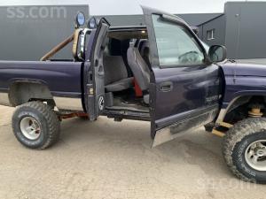 Фиолетовый Додж РАМ 1999 в Бауска, объемом двигателя 5.90 л и пробегом 160 тыс. км за 4500 €, фото 10 на AUTOMOTO.COM.LV