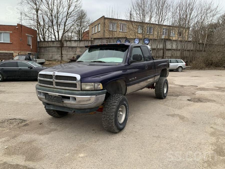 Фиолетовый Додж РАМ 1999 в Бауска, объемом двигателя 5.90 л и пробегом 160 тыс. км за 4500 €, фото 15 на AUTOMOTO.COM.LV