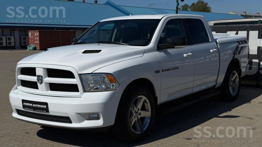 White Dodge RAM 2011 in Liepaja, with an engine capacity of 5.70 L and mileage of 285 thousand km for 17500 €, photo 1 on AUTOMOTO.COM.LV