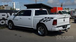 White Dodge RAM 2011 in Liepaja, with an engine capacity of 5.70 L and mileage of 285 thousand km for 17500 €, photo 4 on AUTOMOTO.COM.LV