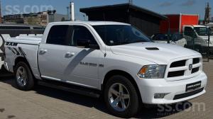 White Dodge RAM 2011 in Liepaja, with an engine capacity of 5.70 L and mileage of 285 thousand km for 17500 €, photo 10 on AUTOMOTO.COM.LV