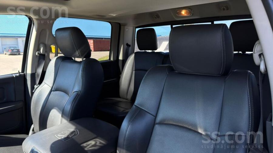 White Dodge RAM 2011 in Liepaja, with an engine capacity of 5.70 L and mileage of 285 thousand km for 17500 €, photo 14 on AUTOMOTO.COM.LV