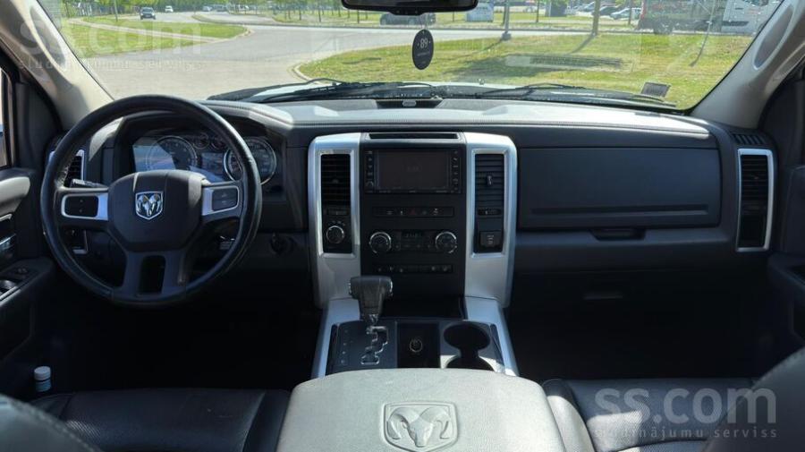 White Dodge RAM 2011 in Liepaja, with an engine capacity of 5.70 L and mileage of 285 thousand km for 17500 €, photo 18 on AUTOMOTO.COM.LV
