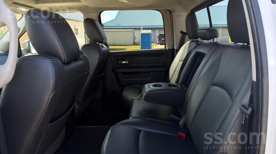 White Dodge RAM 2011 in Liepaja, with an engine capacity of 5.70 L and mileage of 285 thousand km for 17500 €, photo 24 on AUTOMOTO.COM.LV