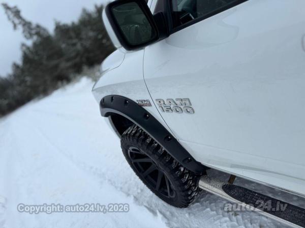 Белый Додж РАМ 2016 в Таллин, объемом двигателя 5.70 л и пробегом 202 тыс. км за 23000 €, фото 11 на AUTOMOTO.COM.LV