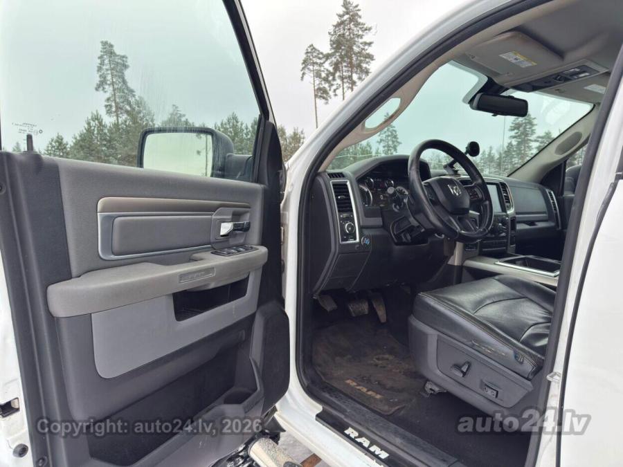 Balts Dodge RAM 2016 Tallina, ar dzinēja tilpumu 5.70 L un nobraukumu 202 tūkst. km par 23000 €, foto 17 vietnē AUTOMOTO.COM.LV