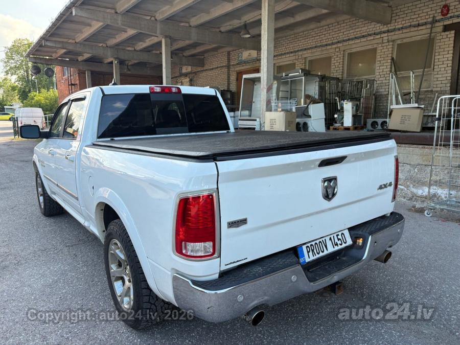 White Dodge RAM 2016 in Tallinn, with an engine capacity of 5.70 L and mileage of 300 thousand km for 15000 €, photo 6 on AUTOMOTO.COM.LV