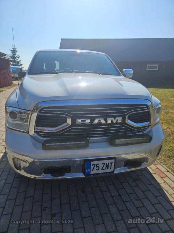White Dodge RAM 2017 in Tallinn, with an engine capacity of 5.70 L and mileage of 168 thousand km for 36000 €, photo 3 on AUTOMOTO.COM.LV