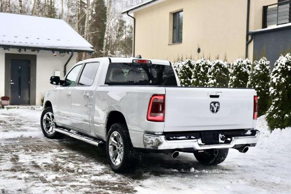Balts Dodge RAM 2019 Viļņa, ar dzinēja tilpumu 5.70 L un nobraukumu 87 tūkst. km par 34800 €, foto 6 vietnē AUTOMOTO.COM.LV