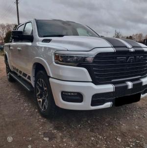 Balts Dodge RAM 2025 Plungė, ar dzinēja tilpumu 3.00 L un nobraukumu 22 tūkst. km par 59000 €, foto 2 vietnē AUTOMOTO.COM.LV