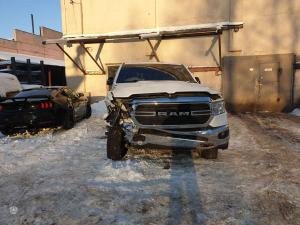 White Dodge RAM 2021 in Vilnius, with an engine capacity of 5.70 L and mileage of 220 thousand km for 11500 €, photo  on AUTOMOTO.COM.LV