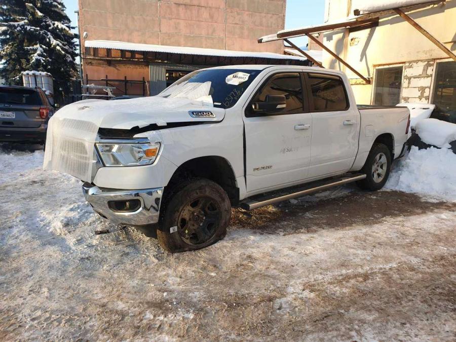 White Dodge RAM 2021 in Vilnius, with an engine capacity of 5.70 L and mileage of 220 thousand km for 11500 €, photo 2 on AUTOMOTO.COM.LV